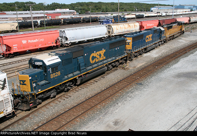 CSX 8528